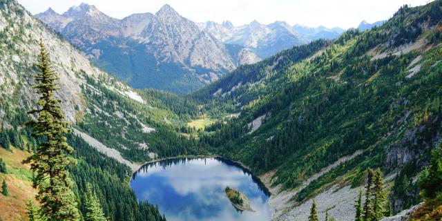 How long does it take to drive the Cascade Loop? - LazyTrips